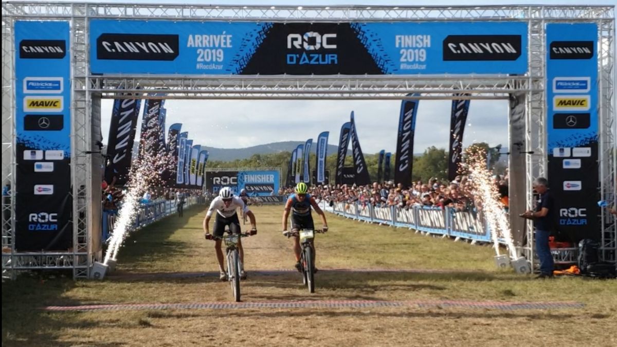 Live Roc d'Azur #7 - Arrivée du Roc d'Azur + interviews - Velo 101