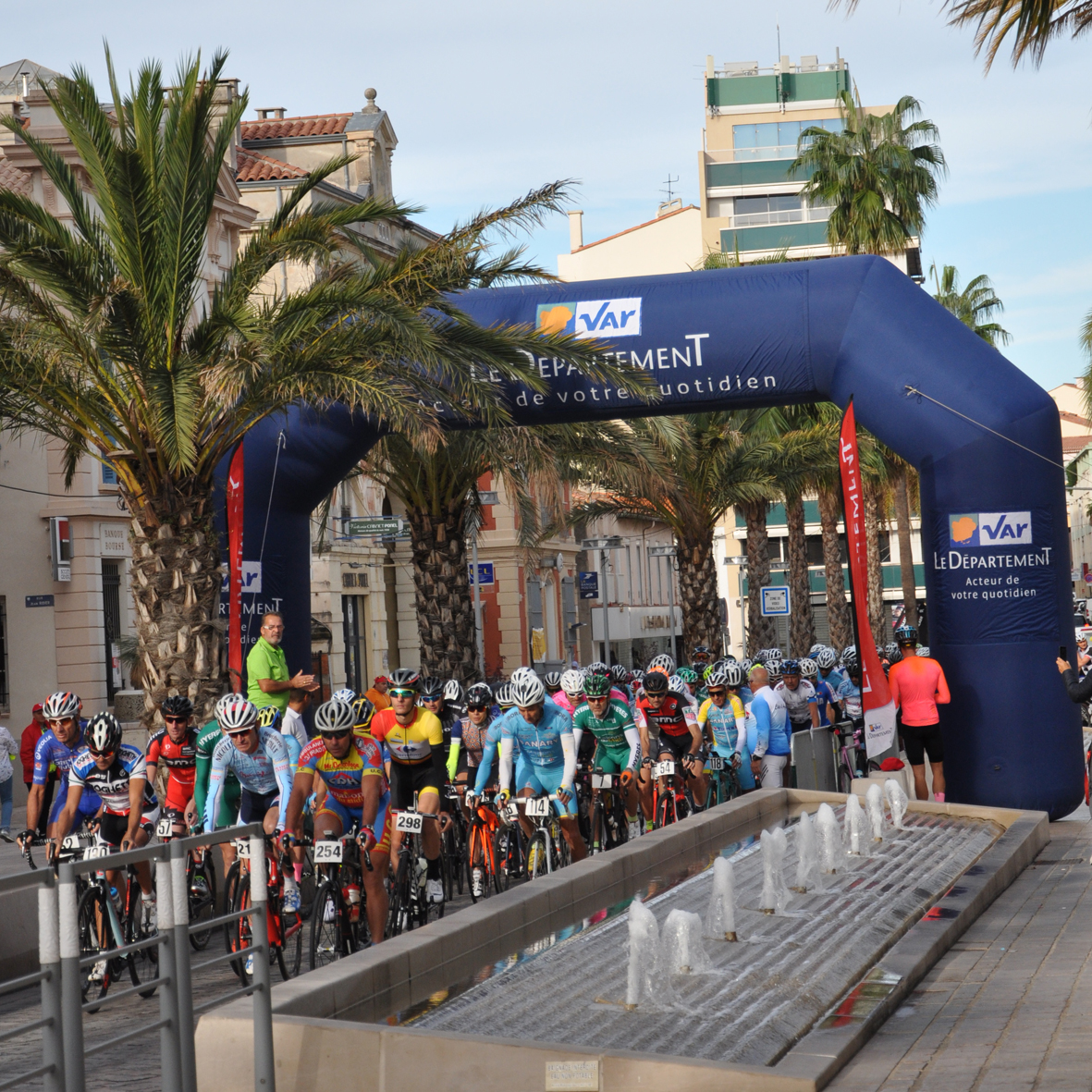 250 participants au départ de l'Azur et Or - Velo 101