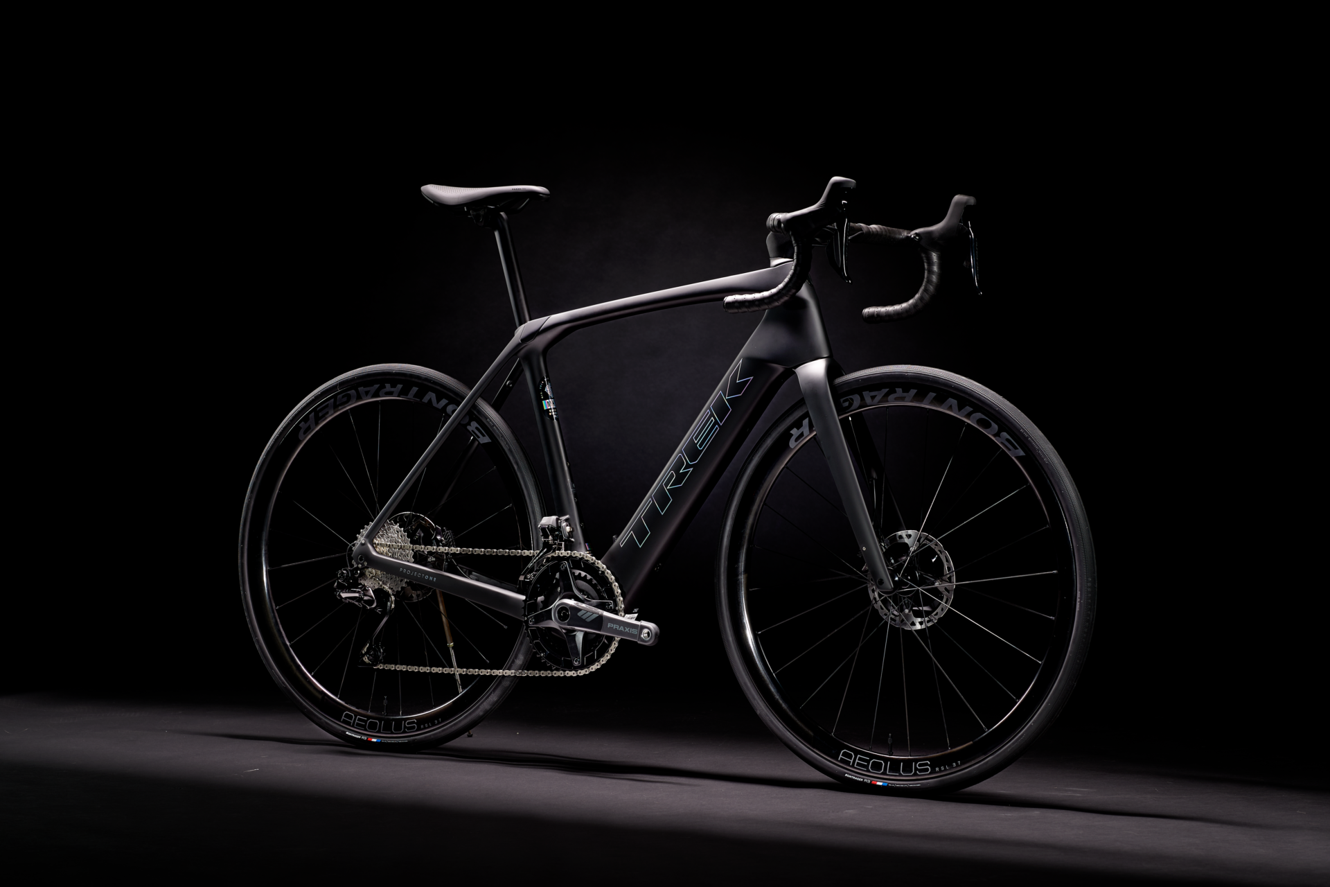 Trek dévoile le Domane+ SLR, la version électrique du Domane SLR - Velo 101