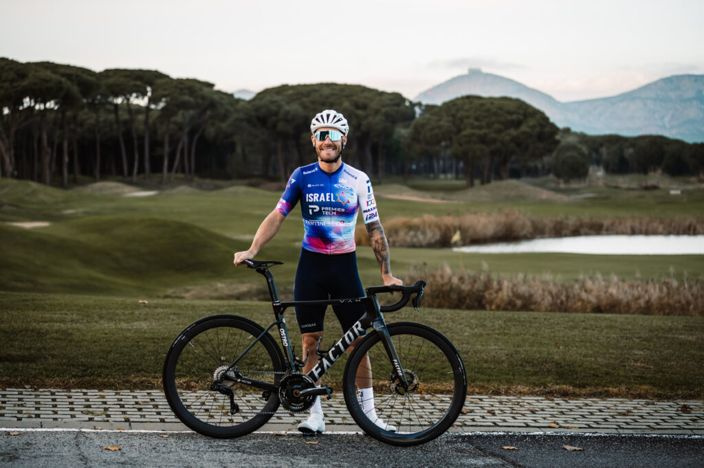 Israel Premier Tech présente son kit 2023 - Velo 101