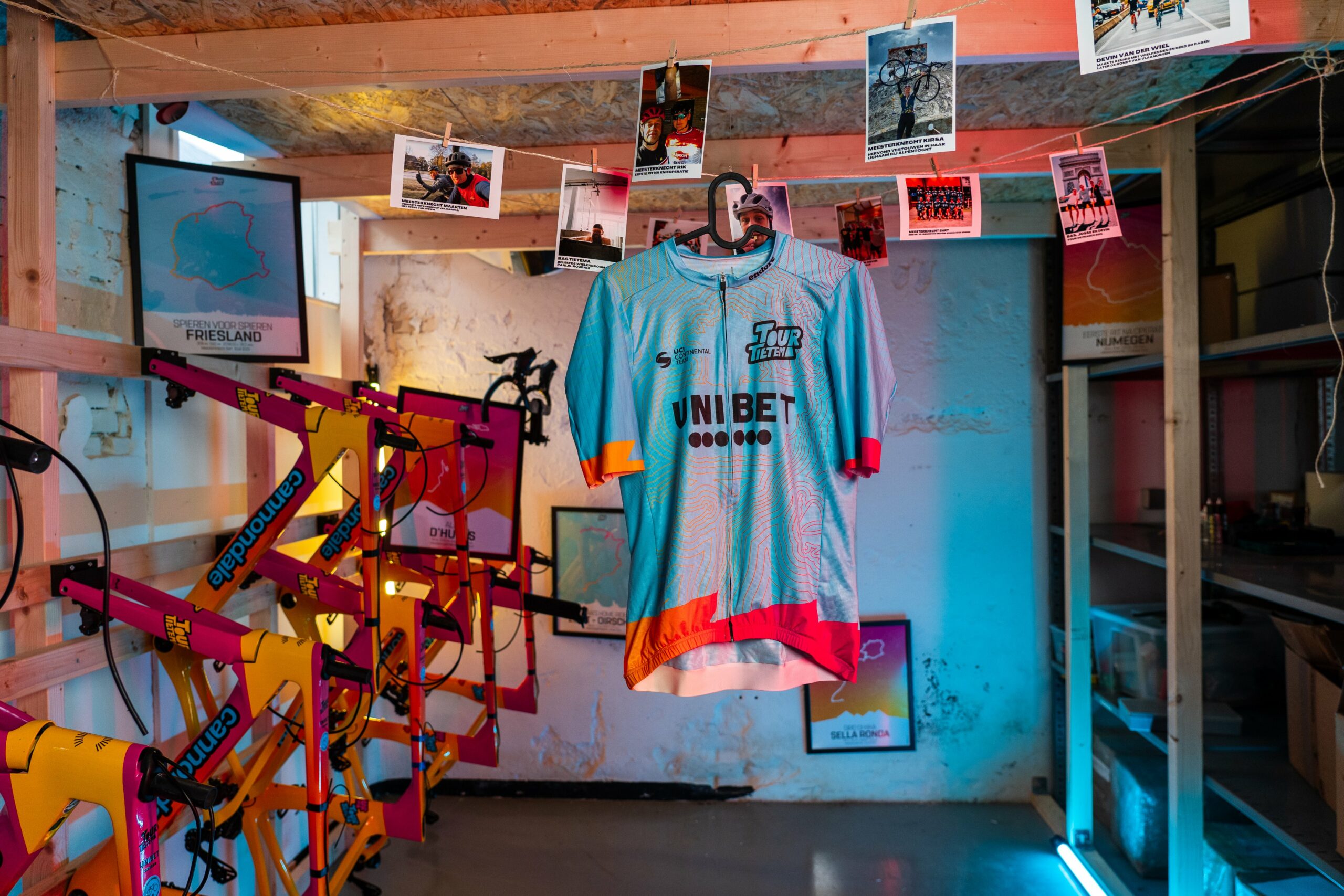 Présentation de la TDT-Unibet Cycling Team, l'équipe de Bas Tietema ...