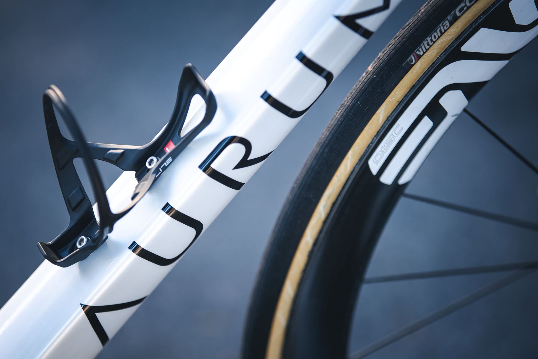 Présentation du Aurum Magma de la formation Eolo-Kometa - Velo 101