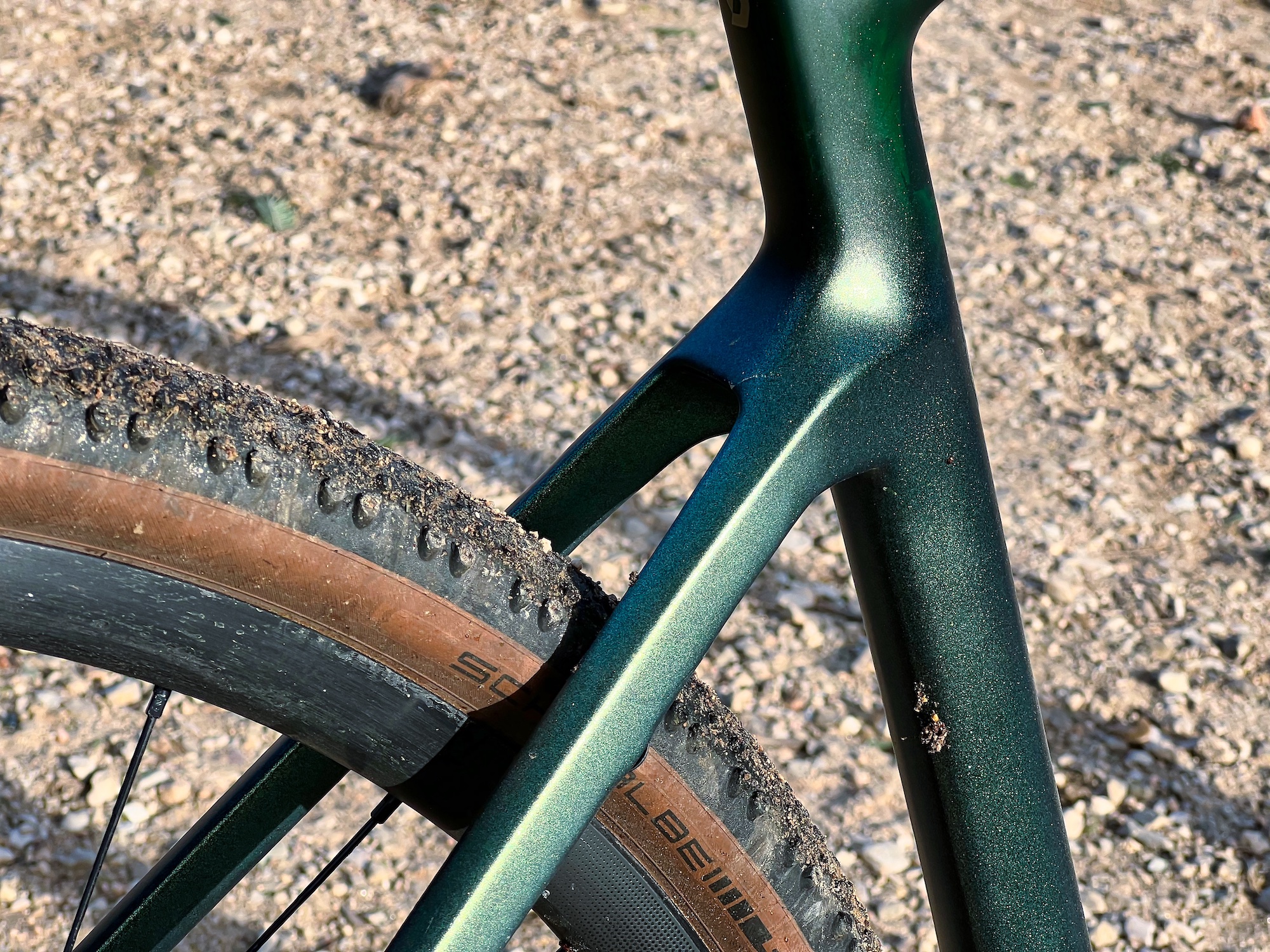 Test du Scott addict gravel 30 : Le gravel sportif - Velo 101