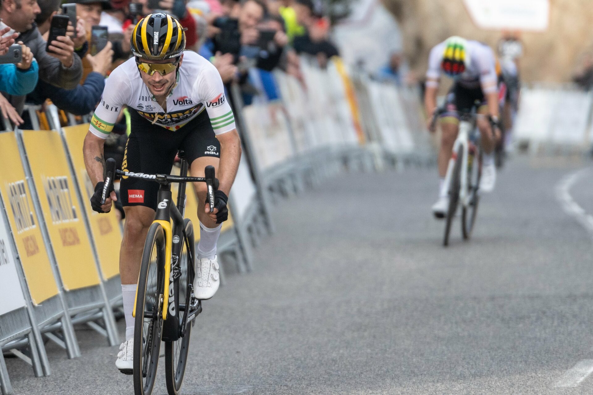 Primoz Roglic qui s'impose au sprint sur la 5ème étape du Tour de ...