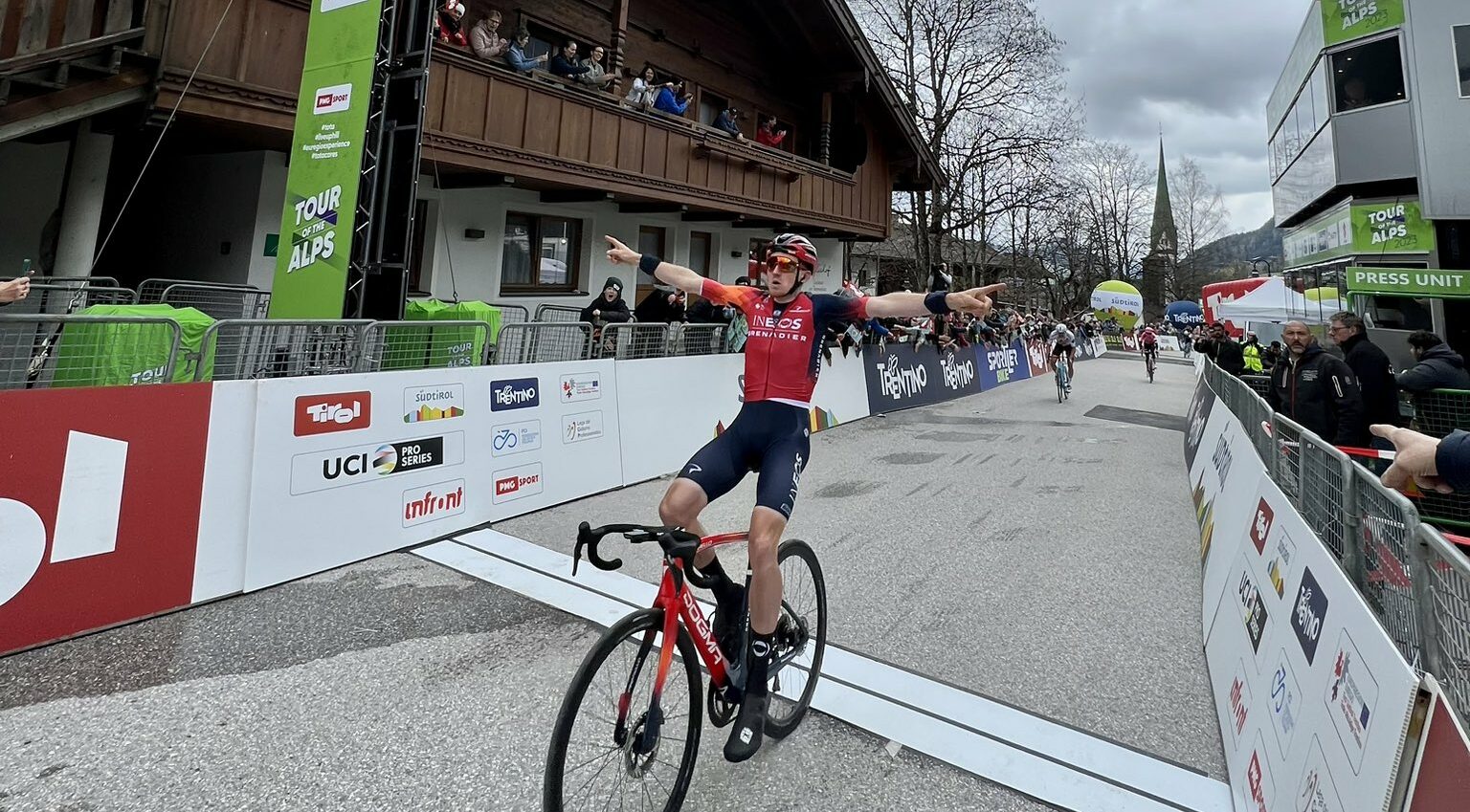 2ᵉ étape Tour des Alpes : Michael Storer le plus fort - Velo 101