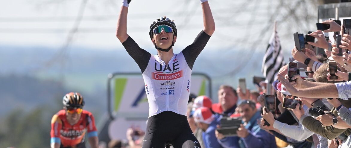 Flèche Wallonne Femmes 2025 : Puck Pieterse triomphe - Velo 101