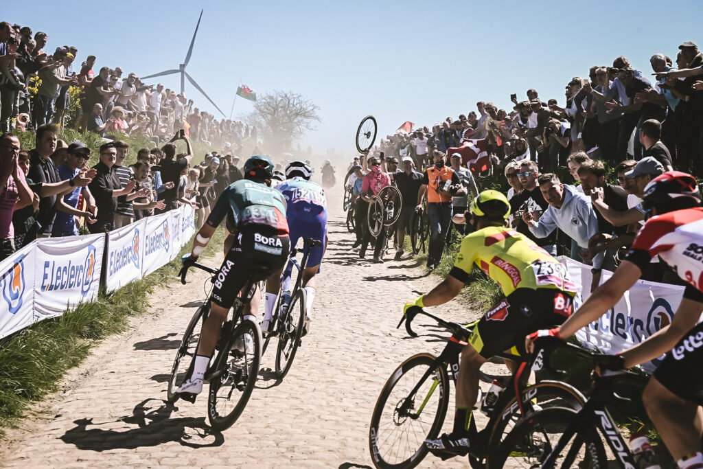 Le parcours et les favoris de Paris-Roubaix 2023 - Velo 101