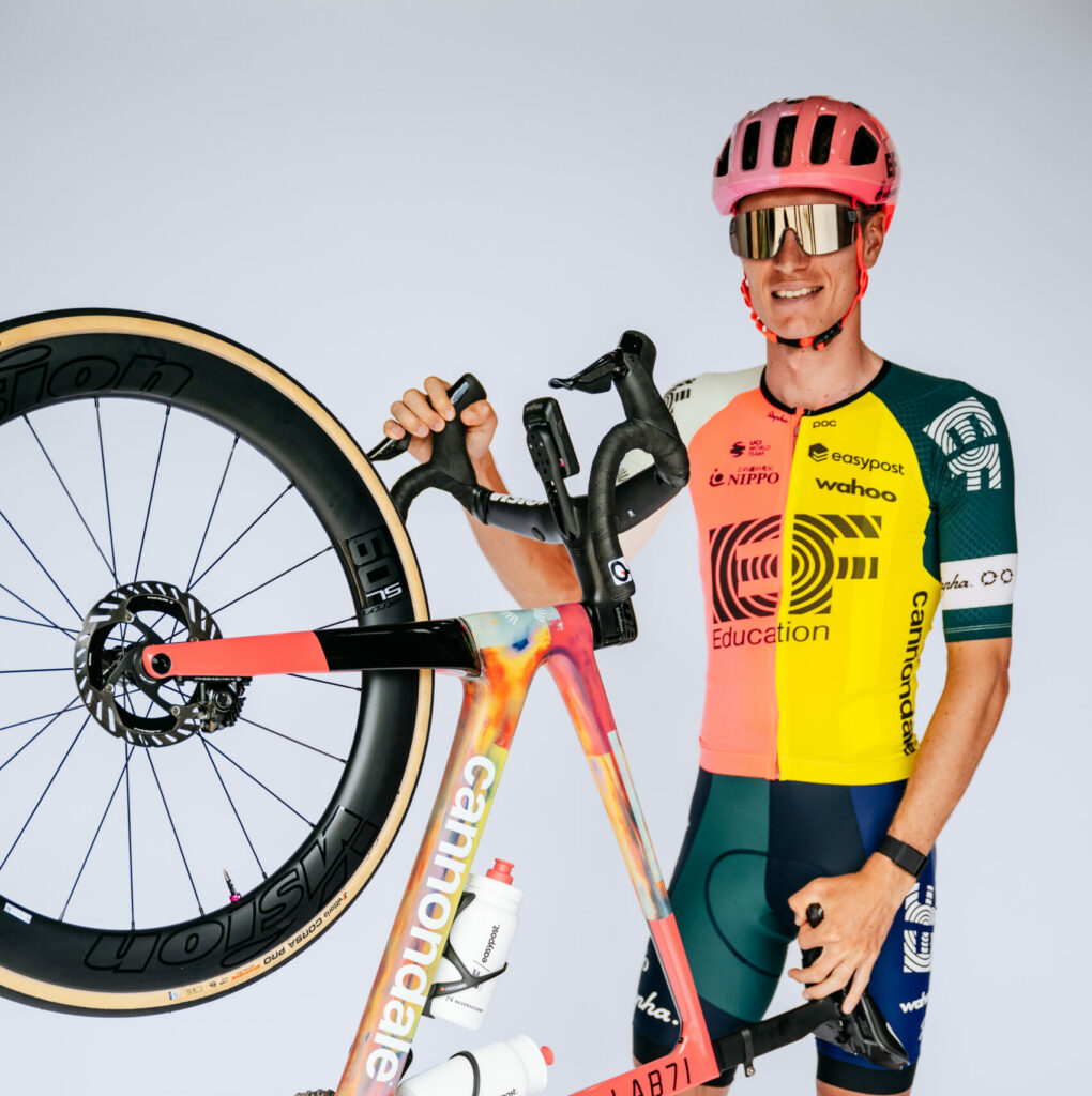 Le Cannondale LAB71 SuperSix EVO et le maillot d'EF Education pour le Giro - Velo 101