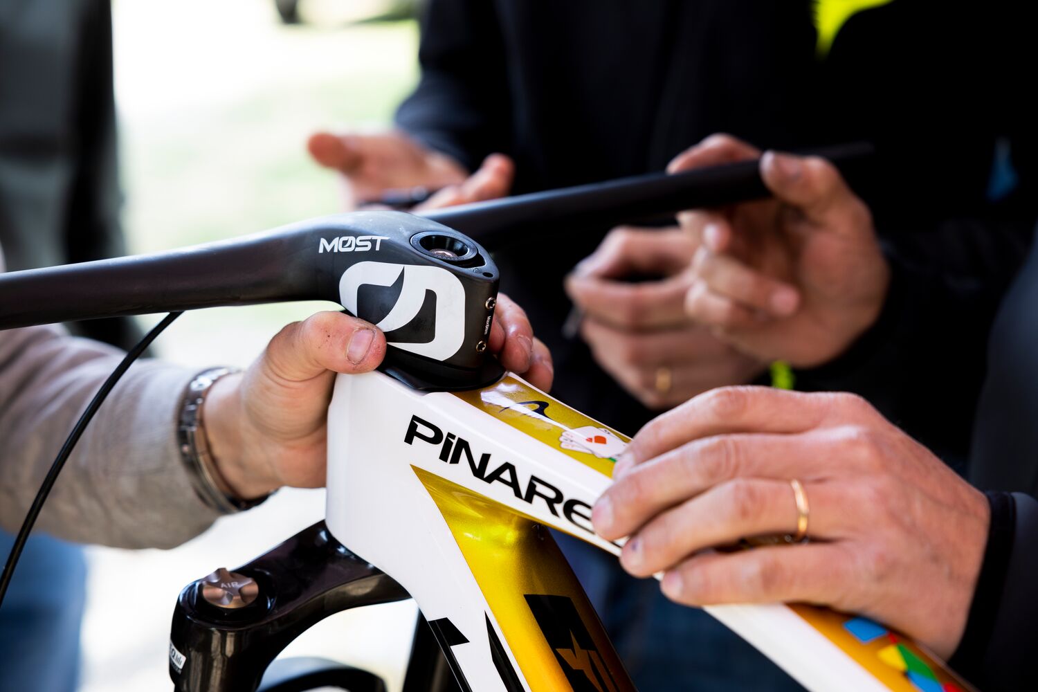 Pinarello fait officiellement son retour en VTT avec le Dogma XC - Velo 101