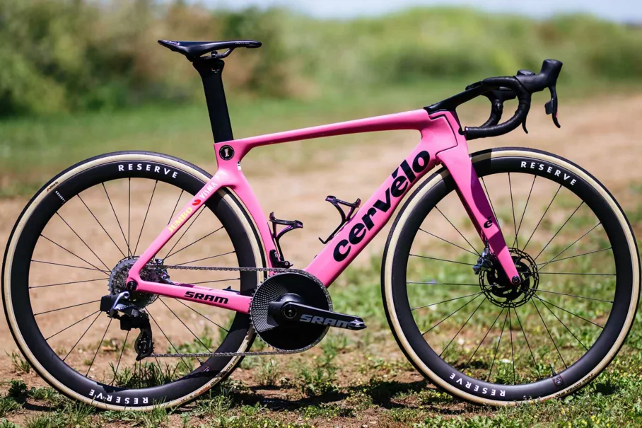 Le Cervelo S5 rose de Primoz Roglic : Edition spéciale Giro d'Italia ...