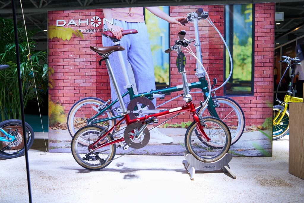 DAHON dévoile sa dernière gamme électrique à Eurobike - Velo 101