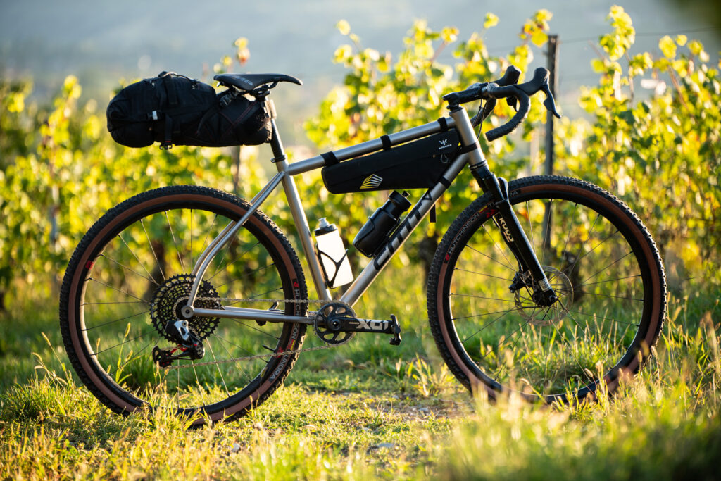 Renaissance de CMT bike : L'innovation du vélo en titane 100% Français ...
