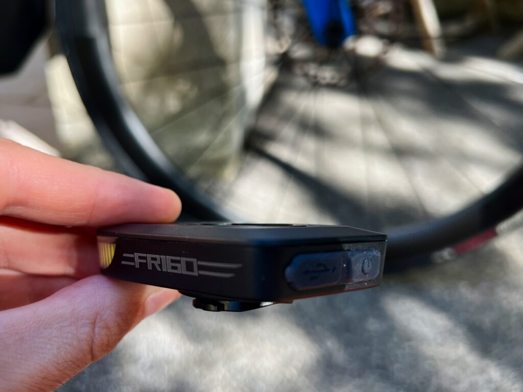 Test du Ravemen FR160 : Un éclairage avant au design singulier - Velo 101