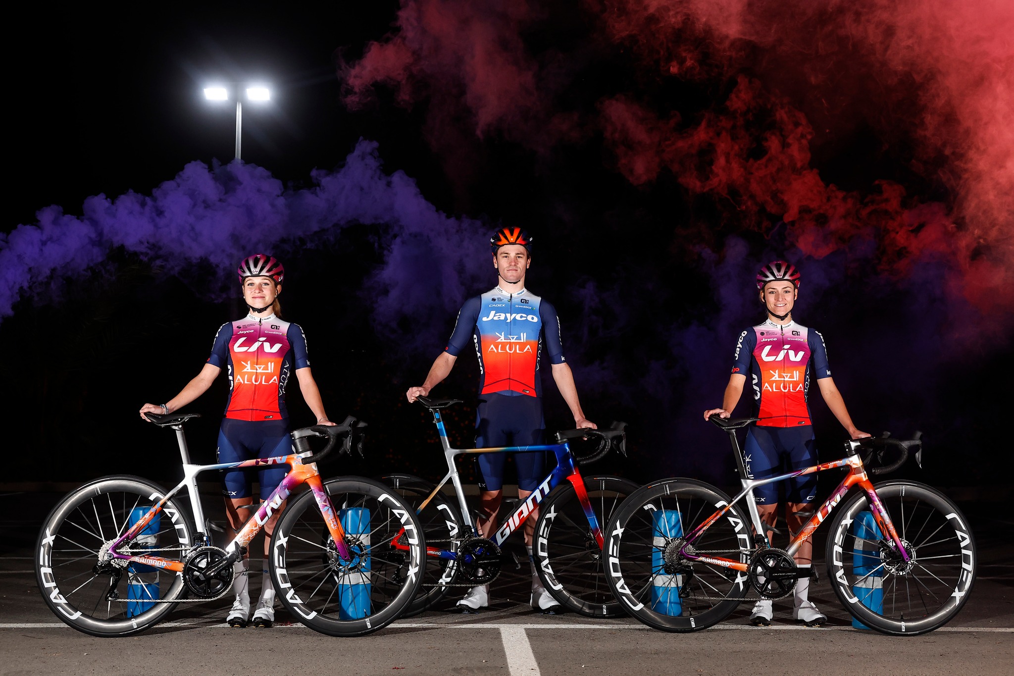 Jayco-AlUla présente son nouveau maillot - Velo 101