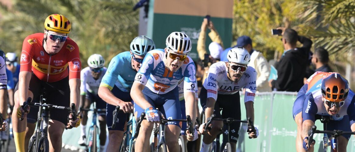 1ʳᵉ étape AlUla Tour : Casper van Uden le plus rapide - Velo 101