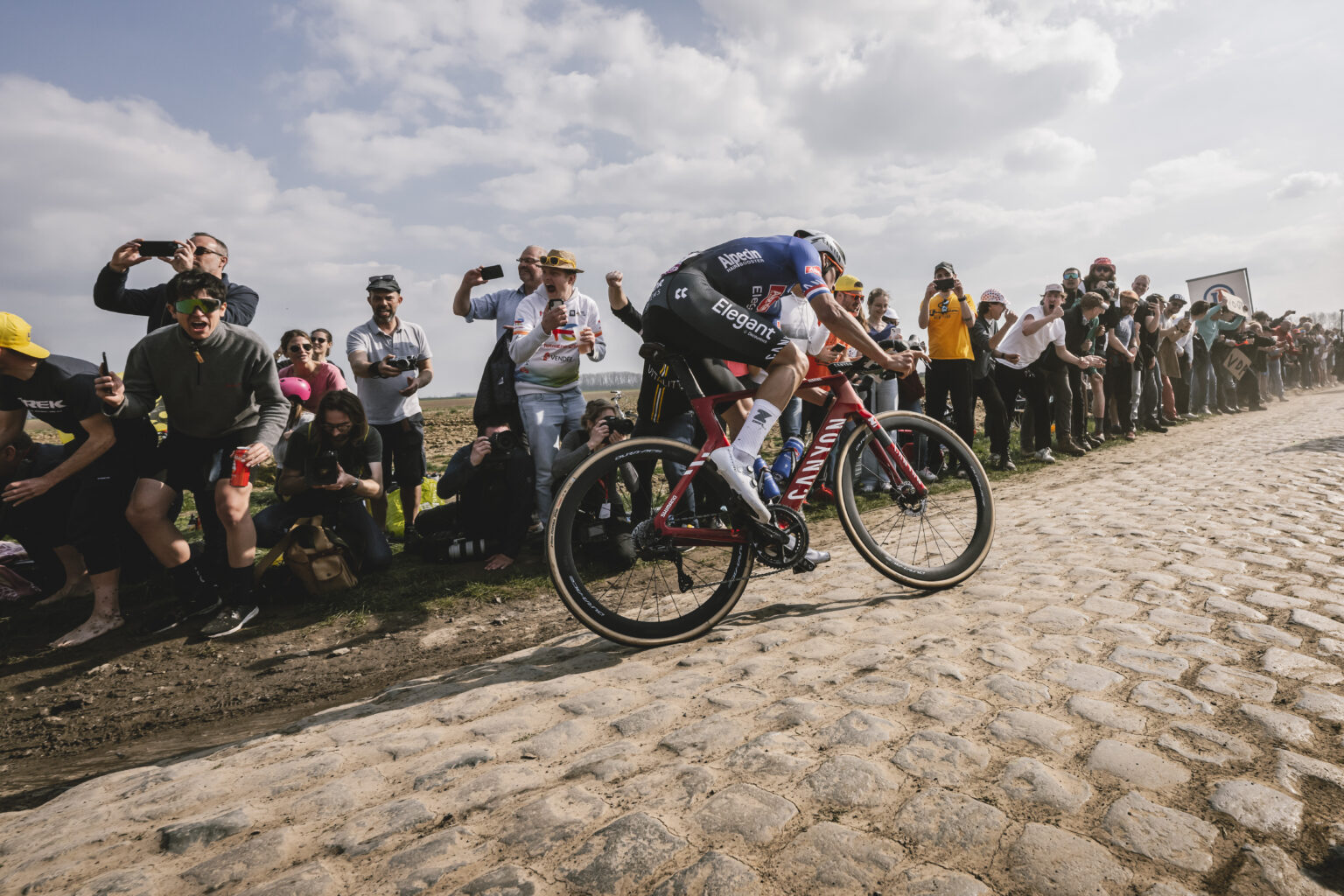 Le parcours et les favoris de Paris-Roubaix 2023 - Velo 101