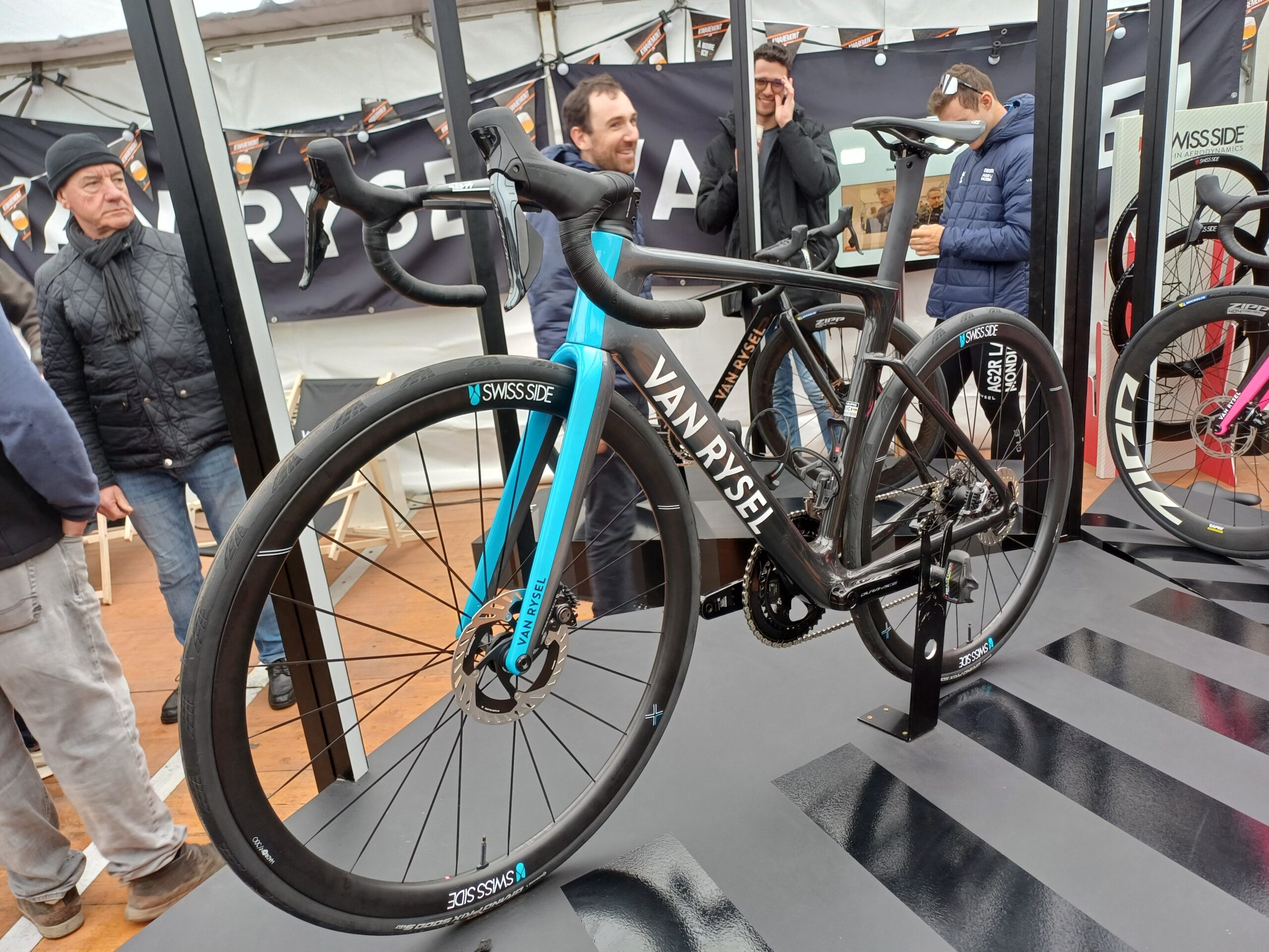 À la découverte du Van Rysel RCR Pro de Décathlon AG2R La Mondiale - Velo 101