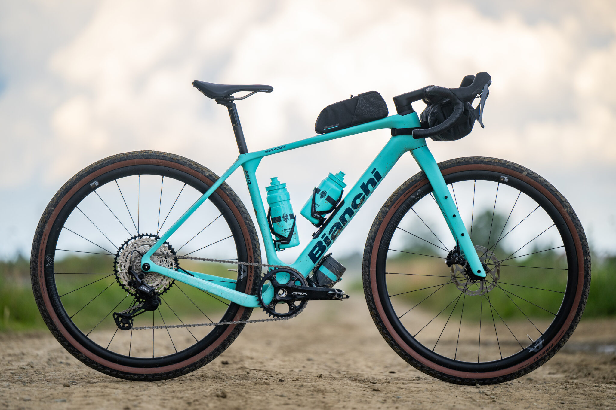Le nouveau Bianchi Arcadex : un gravel taillé pour l'aventure - Velo 101