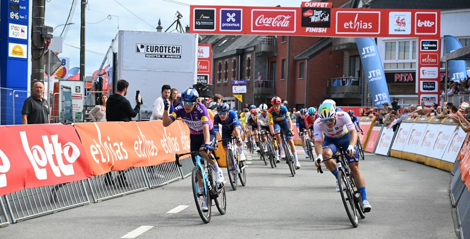 2ᵉ étape Tour de Wallonie : victoire de Corbin Strong - Velo 101