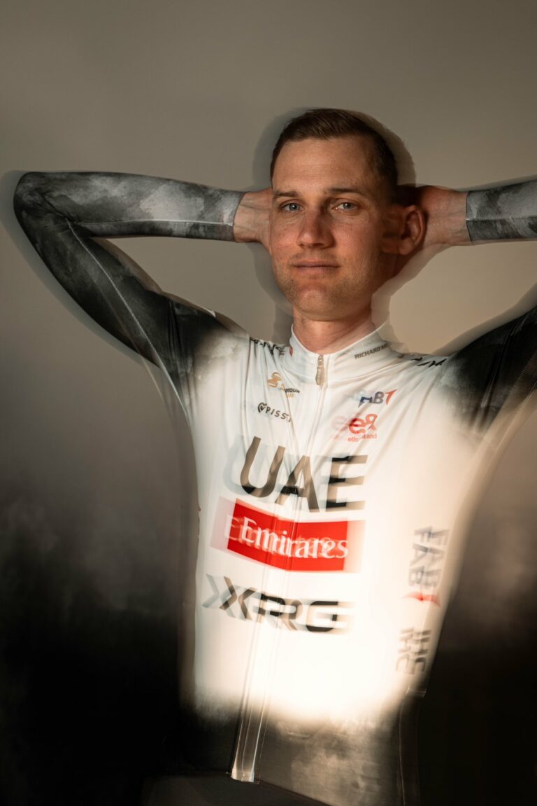 Présentation de l'équipe UAE Team Emirates - XRG 2025 - Velo 101