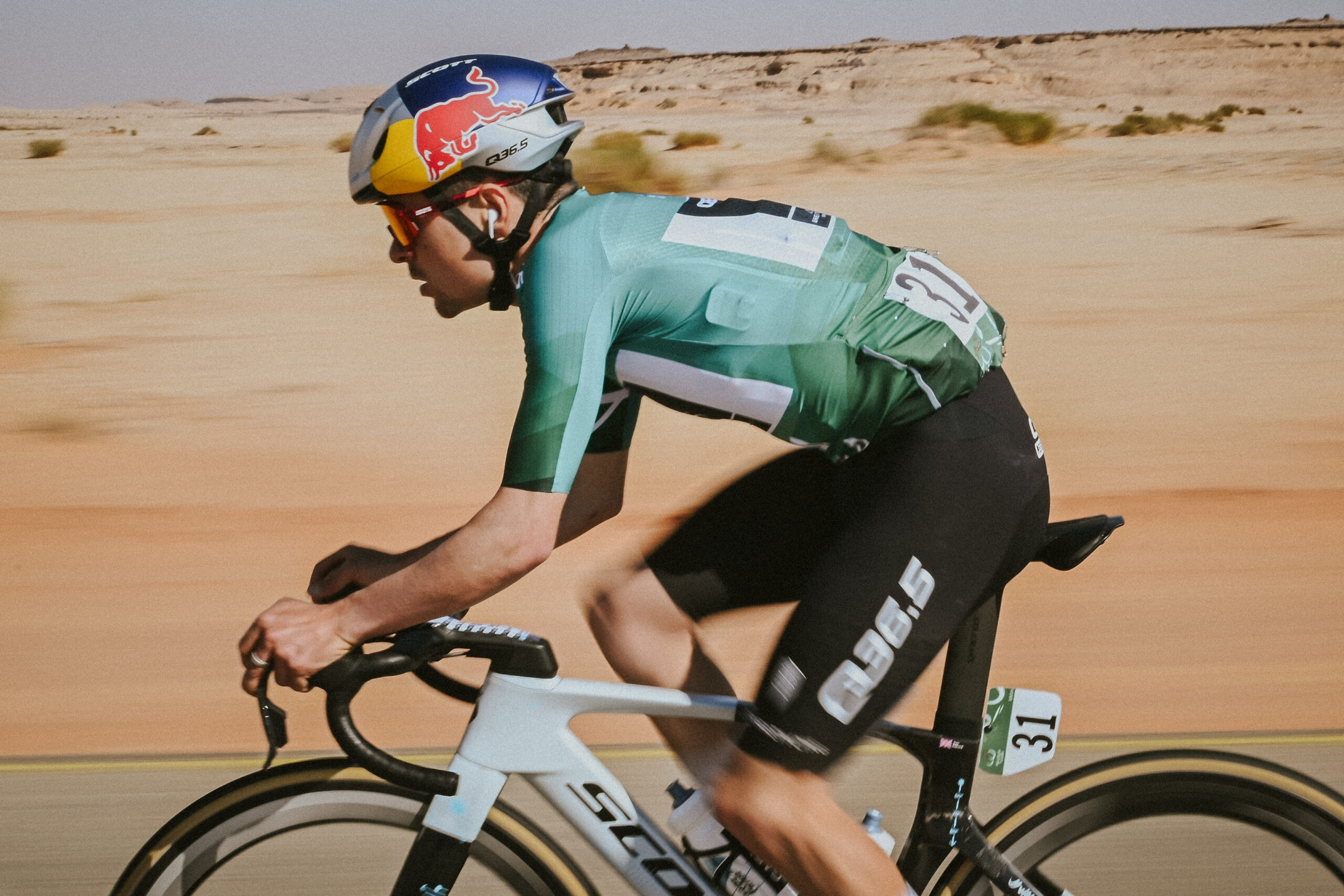 AlUla Tour : Tom Pidcock triomphe au sommet de Skyviews of Harrat ...