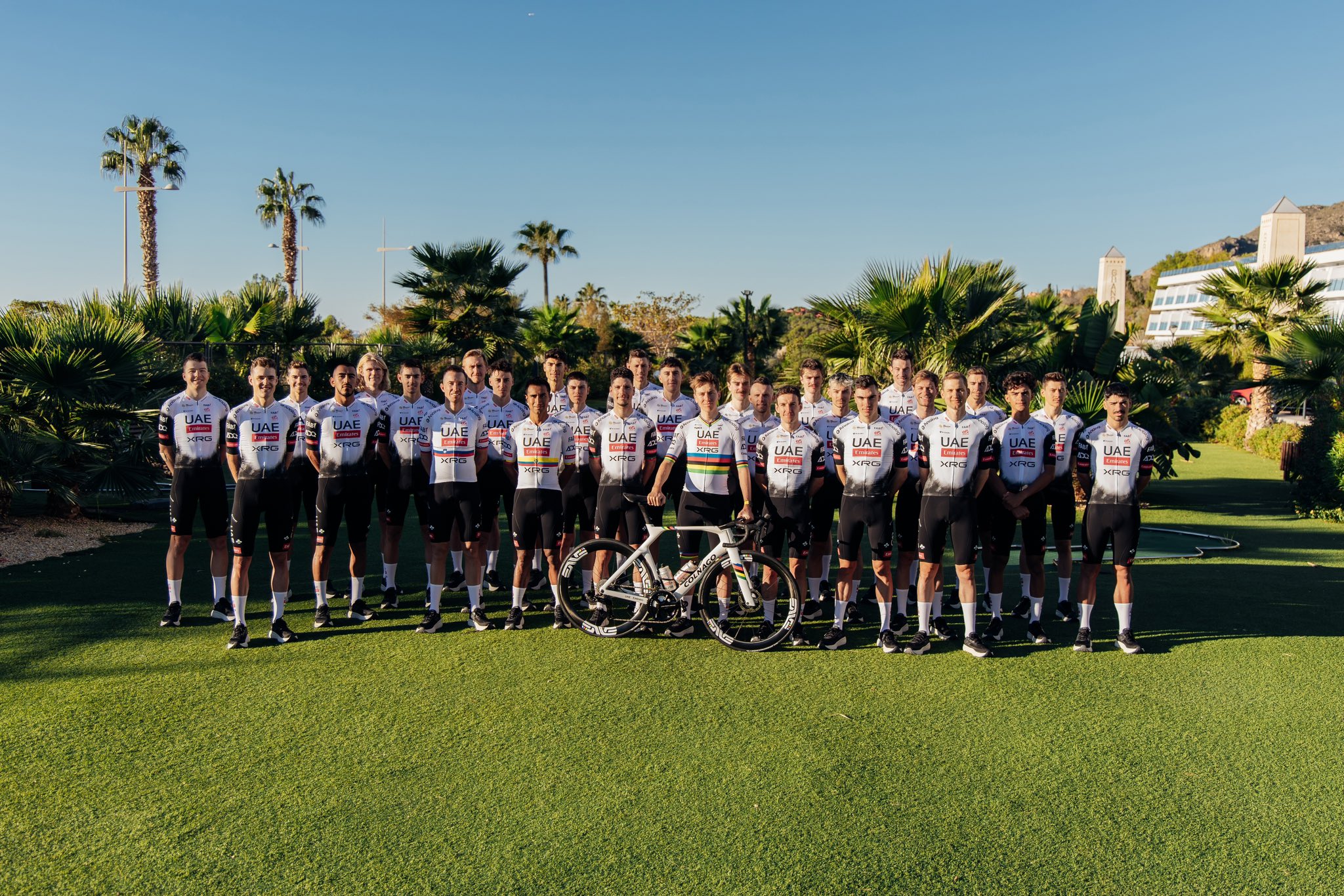 Présentation de l'équipe UAE Team Emirates - XRG 2025 - Velo 101