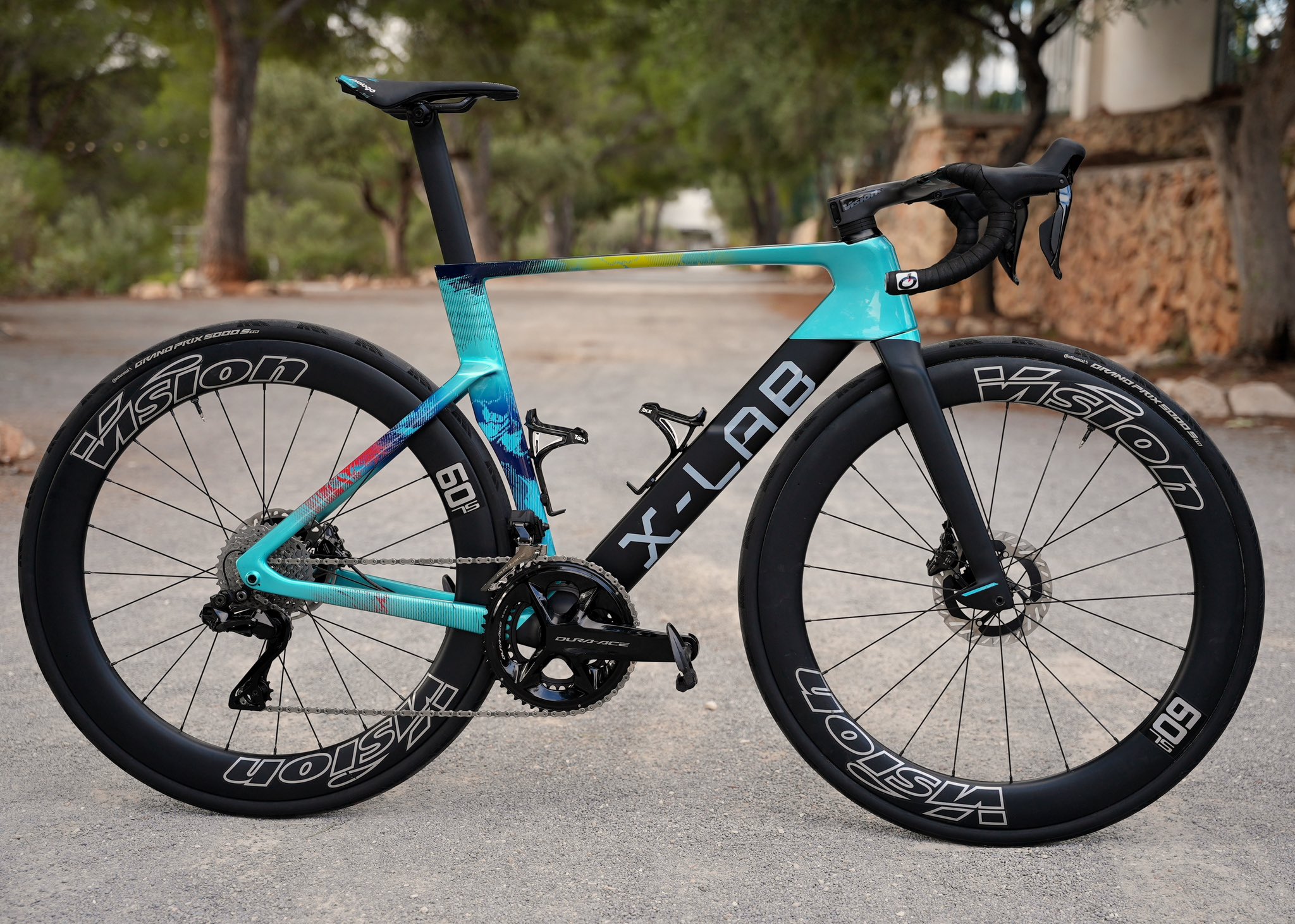 Présentation de l'équipe XDS Astana Team 2025 - Velo 101