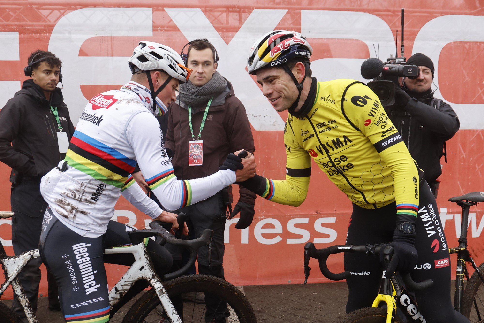Cyclo-cross : Mathieu van der Poel imperturbable à Maasmechelen - Velo 101