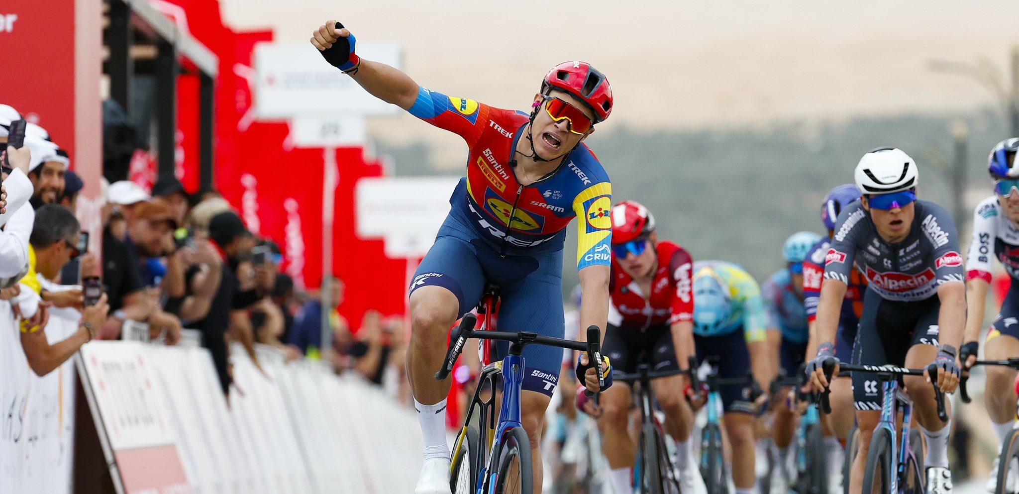 UAE Tour 2025 : triomphe total pour Tadej Pogačar - Velo 101