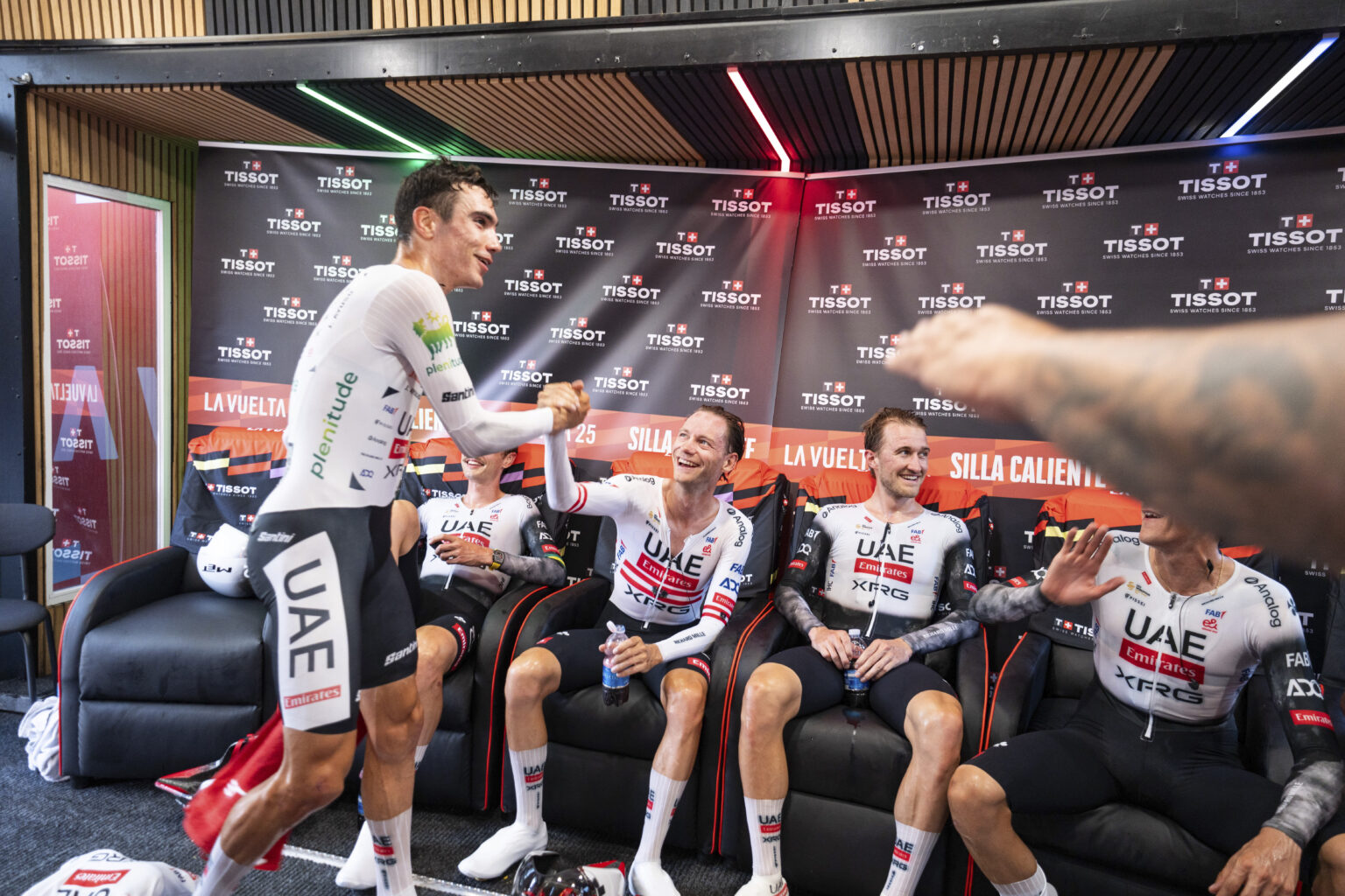 Présentation de l'équipe UAE Team Emirates - XRG 2025 - Velo 101