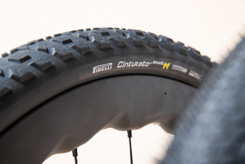 Pirelli renouvelle sa gamme de pneus Cinturato gravel - Velo 101