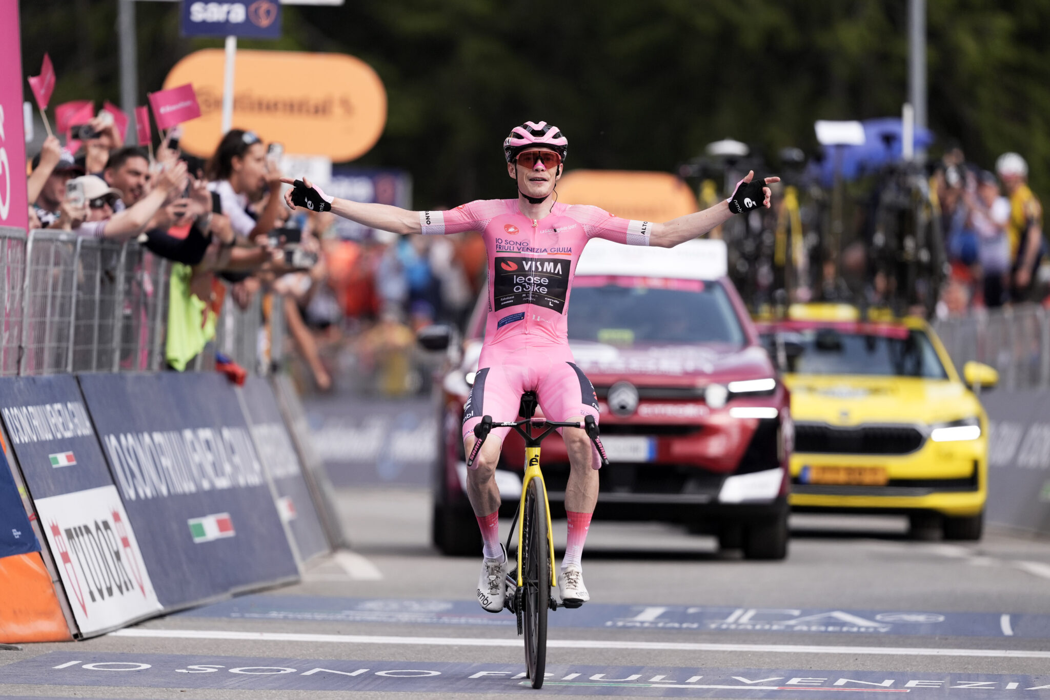 16ème étape Giro d'Italia : Jonas Vingegaard enfonce le clou - Velo 101
